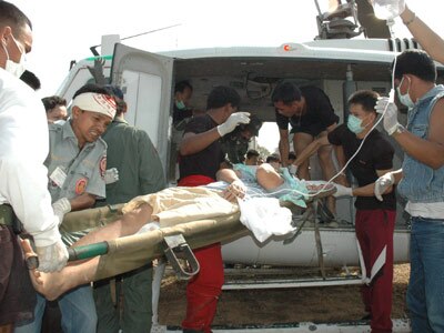 Australia boosts tsunami aid efforts - ABC News