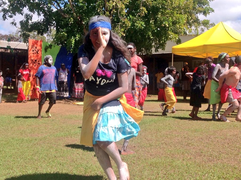 Garma Festival 2014: Yirrkala school dancers perform Yolngu songs in ...