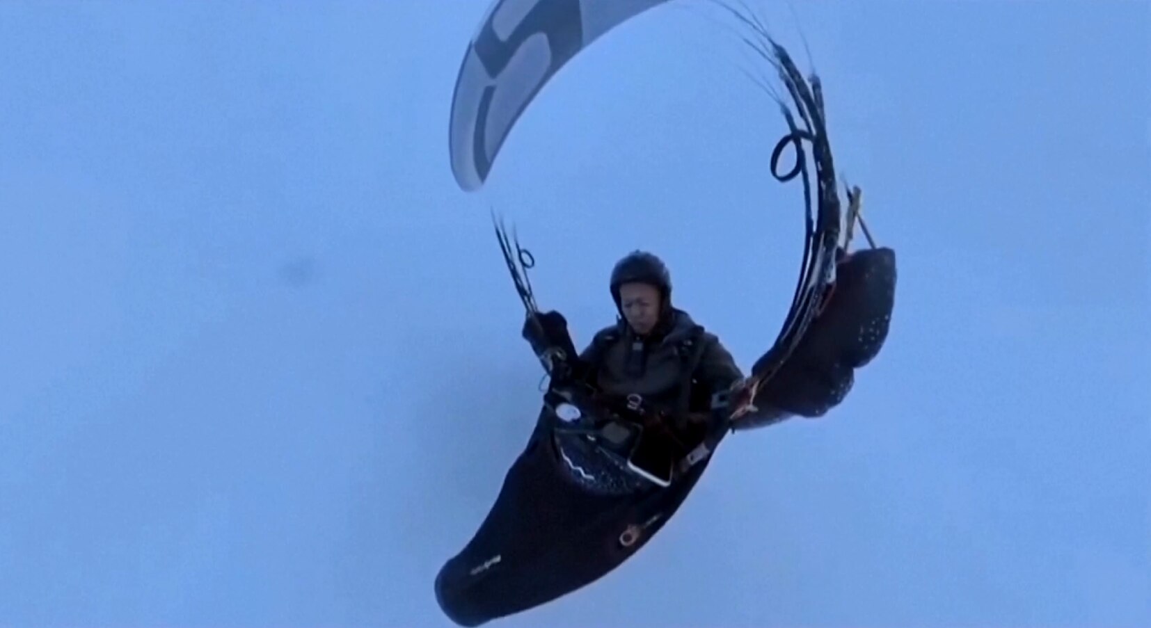 Video of Chinese paraglider Peng Yujiang likely manipulated with AI ...