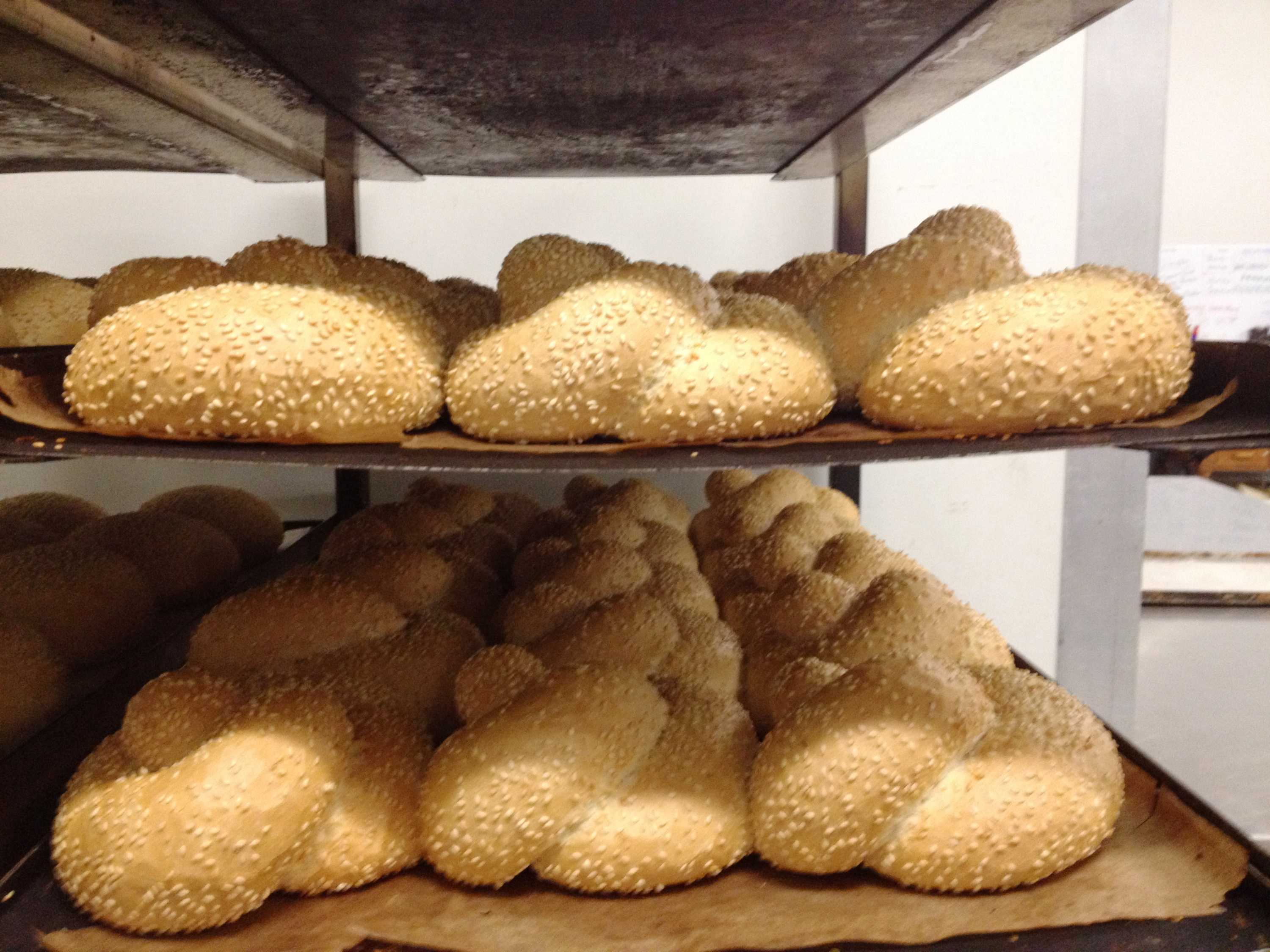 Earning a crust: a day in the life of a Pilbara baker - ABC News