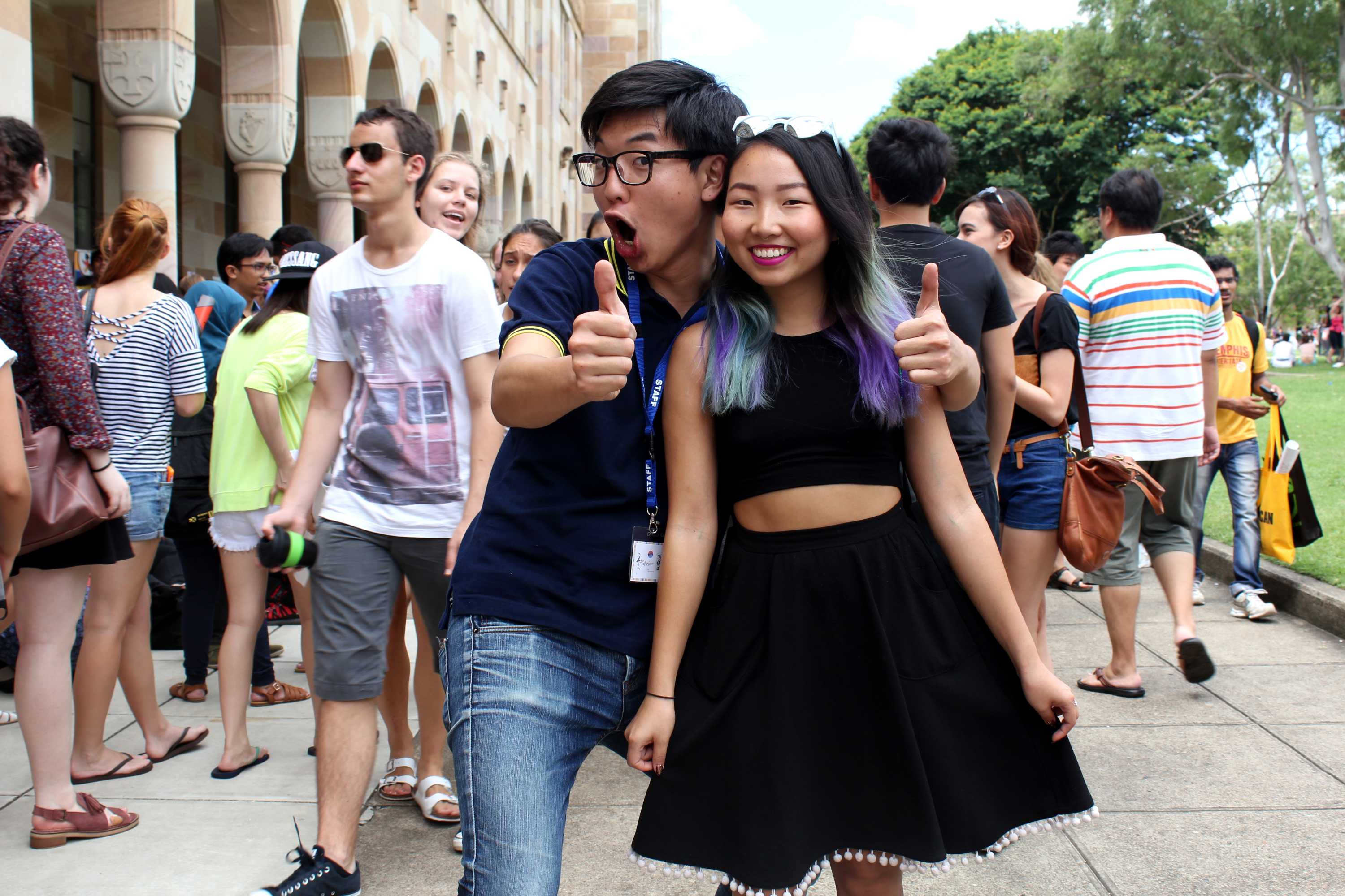 Thousands of students spill onto University of Queensland campus for O ...