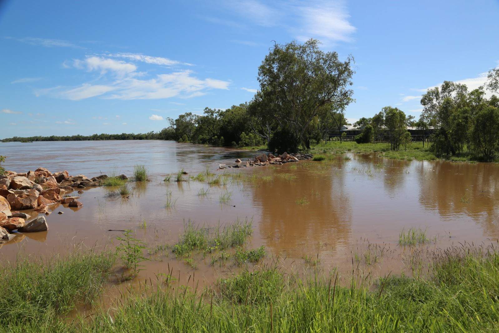 WA floods: Homes evacuated in Fitzroy Crossing as aerial food drops ...