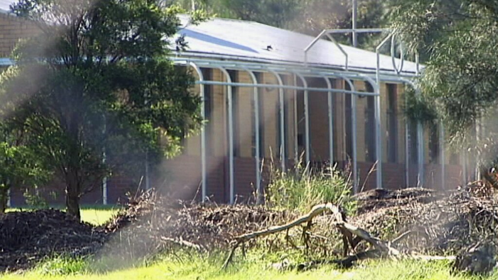 Serco guard at Melbourne immigration centre sacked over sexual ...