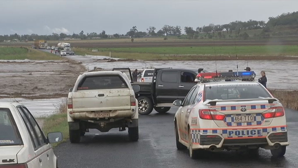 Four rescued from floodwaters near Mount Tyson on Queensland's Darling ...