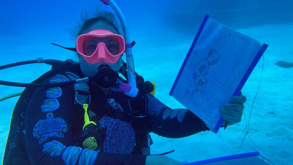 Divers delve deep to draw the Museum of Underwater Art - ABC News