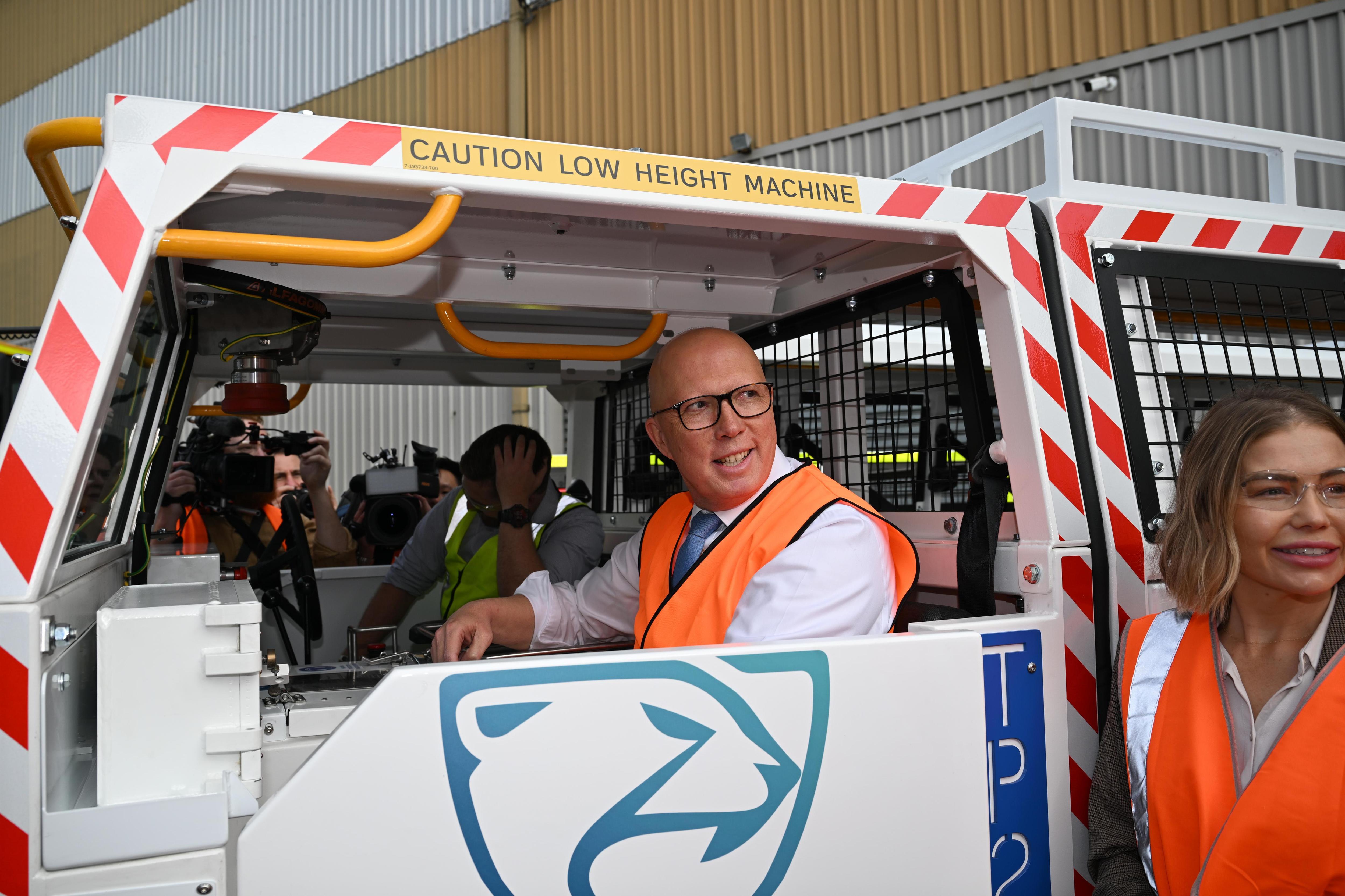 Albanese changes tune, Dutton eyes Sydney and another citizenship saga ...