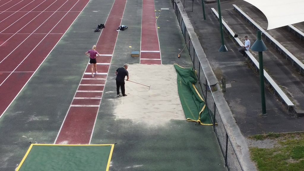 Australian father-daughter long jump journey - ABC News