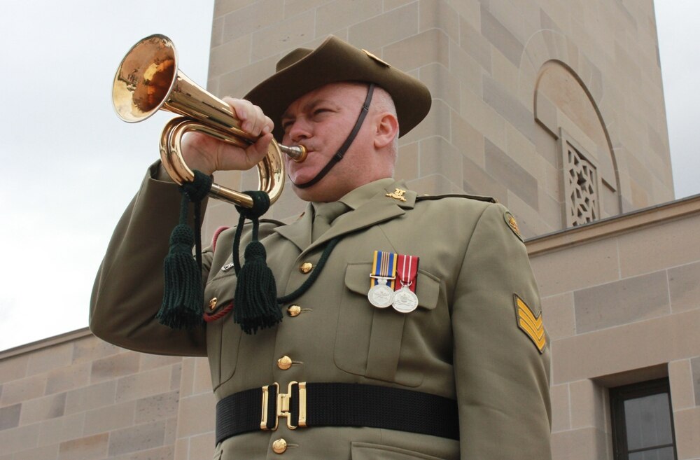 Anzac Day 2015: Sergeant Steven Carter honoured to sound the Last Post ...