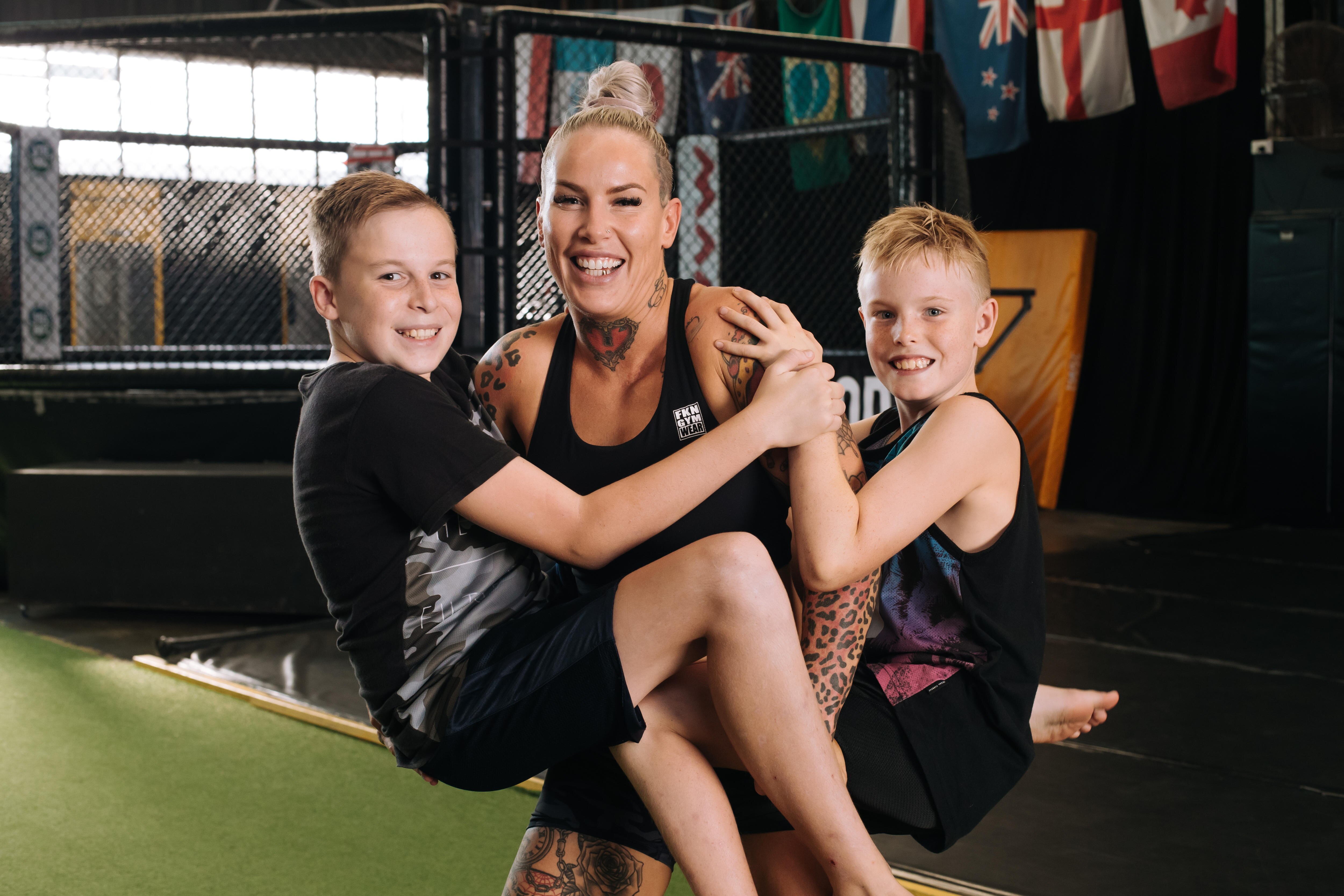 Bare-knuckle boxing world champ Bec Rawlings's Fight to Live a ...