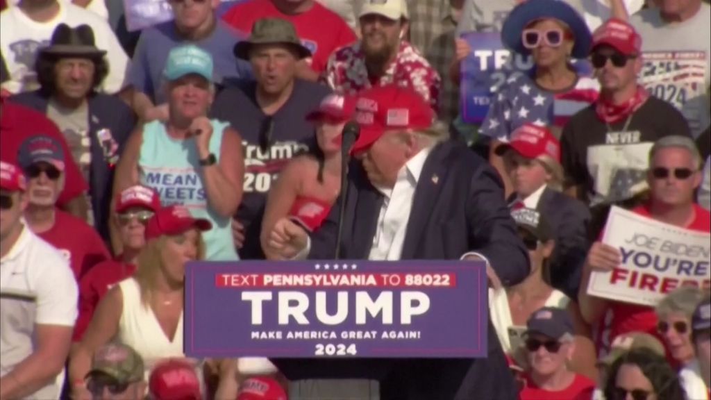 The moment Donald Trump narrowly avoids assassination attempt - ABC News