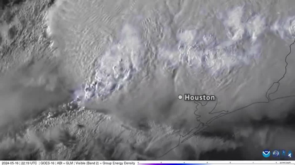 Severe storm cuts power to 800,000 homes in Houston in the United ...