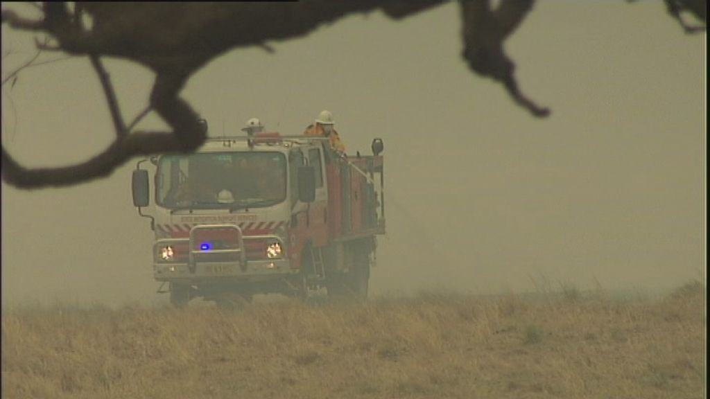 Coonabarabran fires flare up in extreme conditions - ABC News