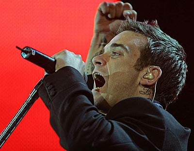 Robbie Williams checks into rehab - ABC News