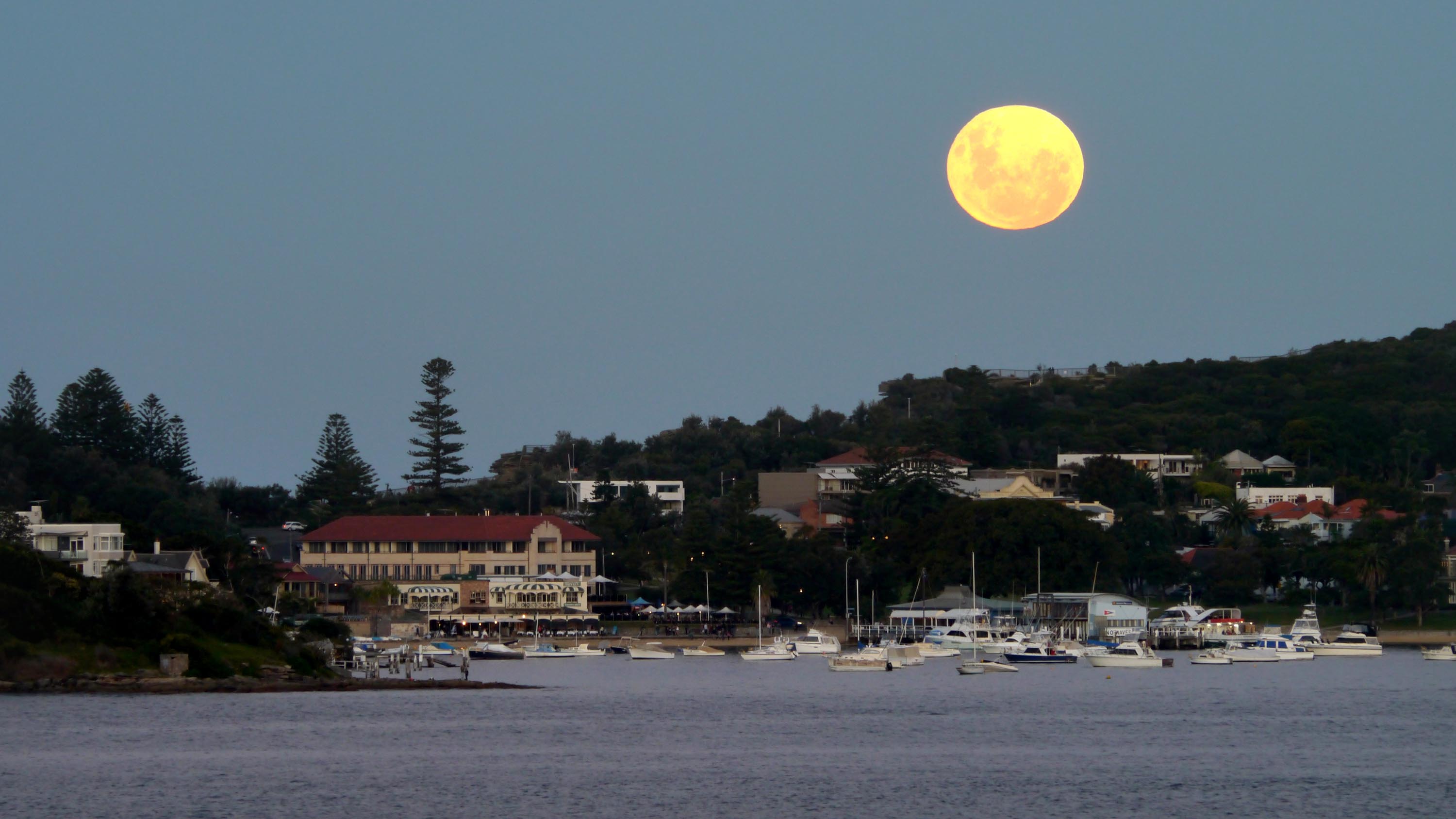 Supermoon: Tips for photographing or just soaking up tonight's 'extra ...
