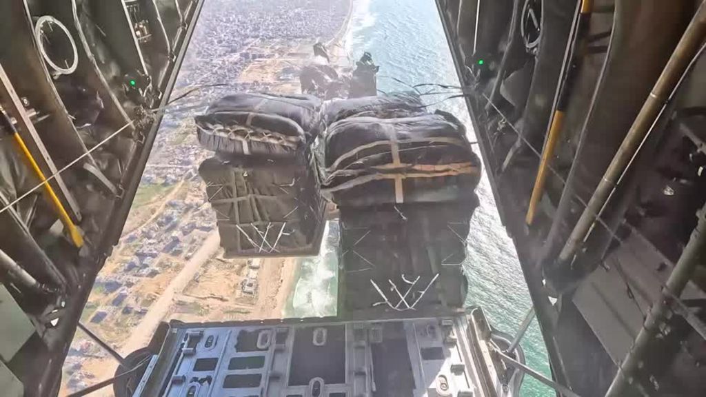 US air force drops food aid over Gaza - ABC News