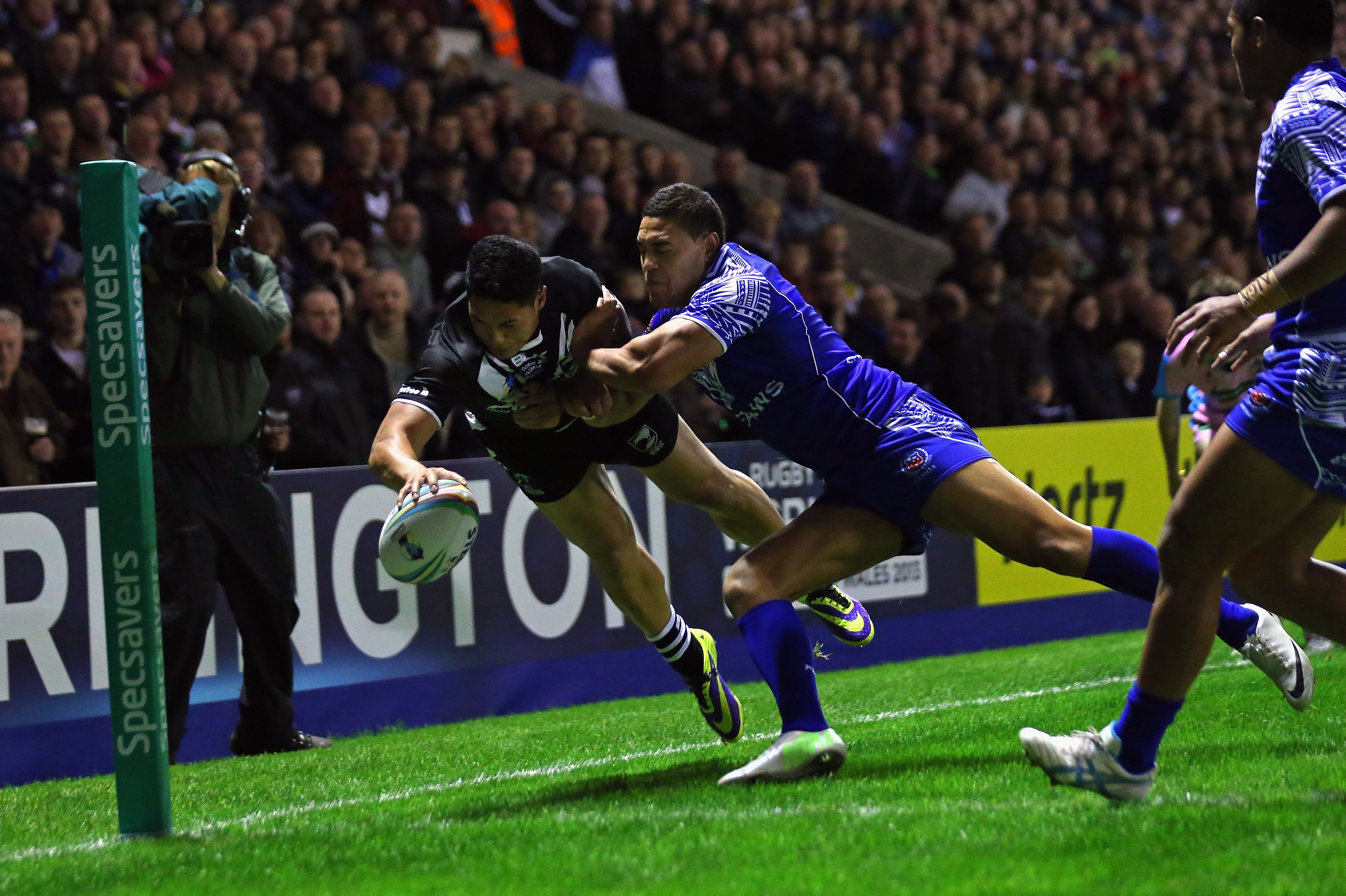 New Zealand rugby league star Roger Tuivasa-Sheck switches from Kiwis ...