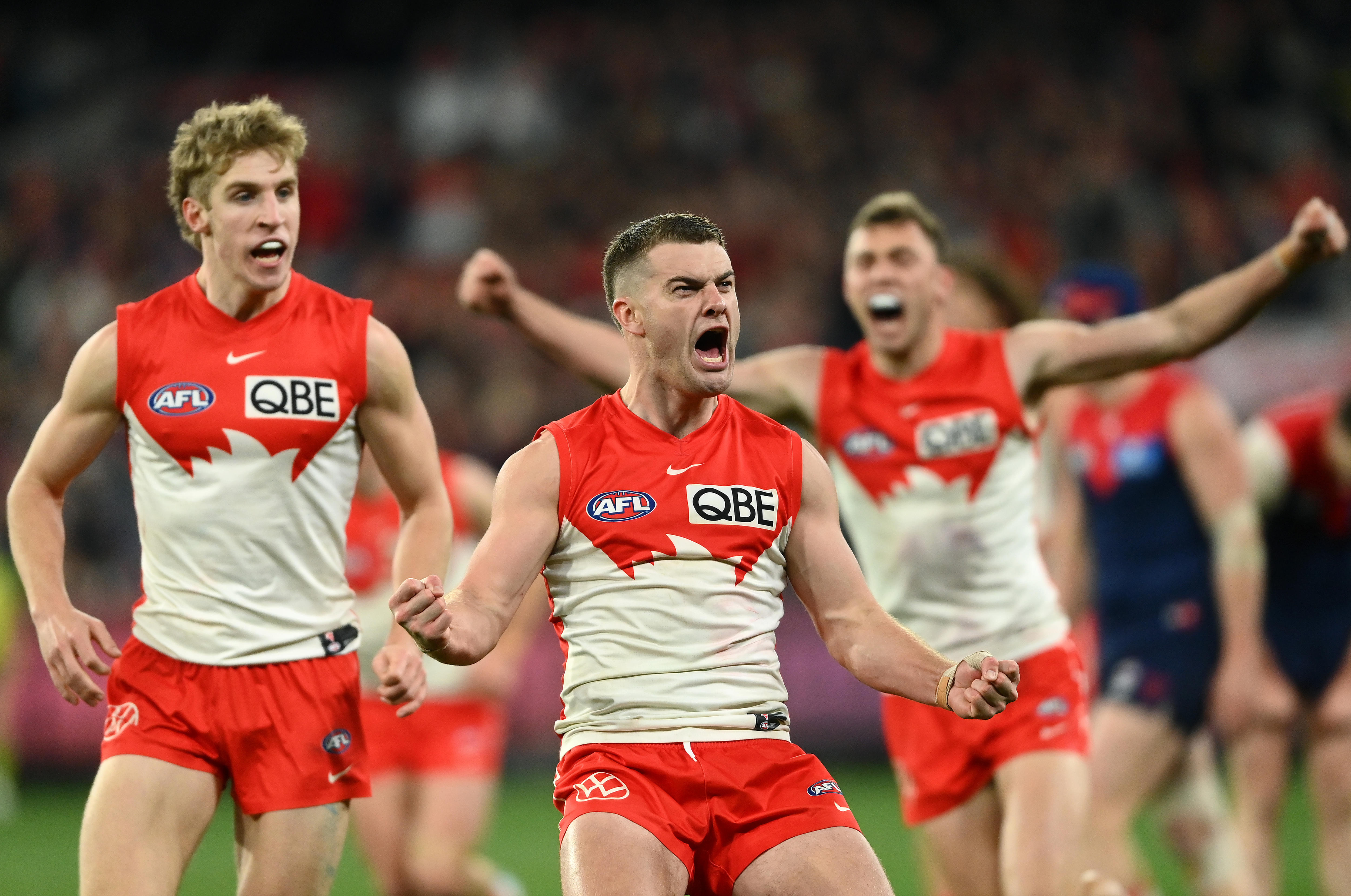Sydney Swans overwhelm Melbourne to stun the AFL and progress to home ...