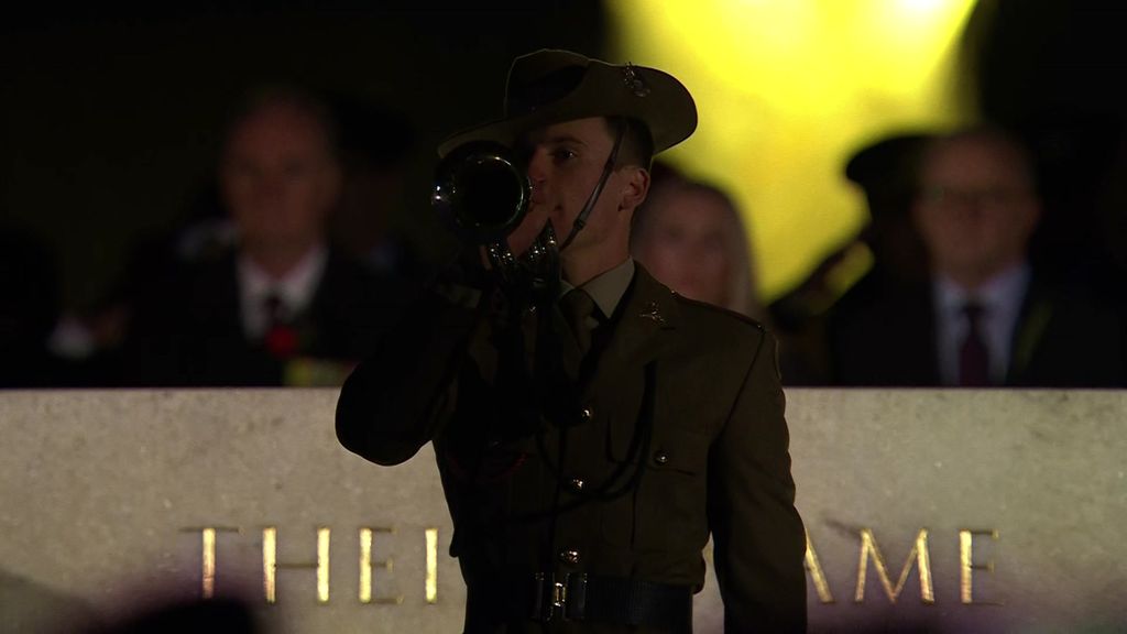 The Last Post is played at the Anzac Day dawn service in Canberra - ABC ...