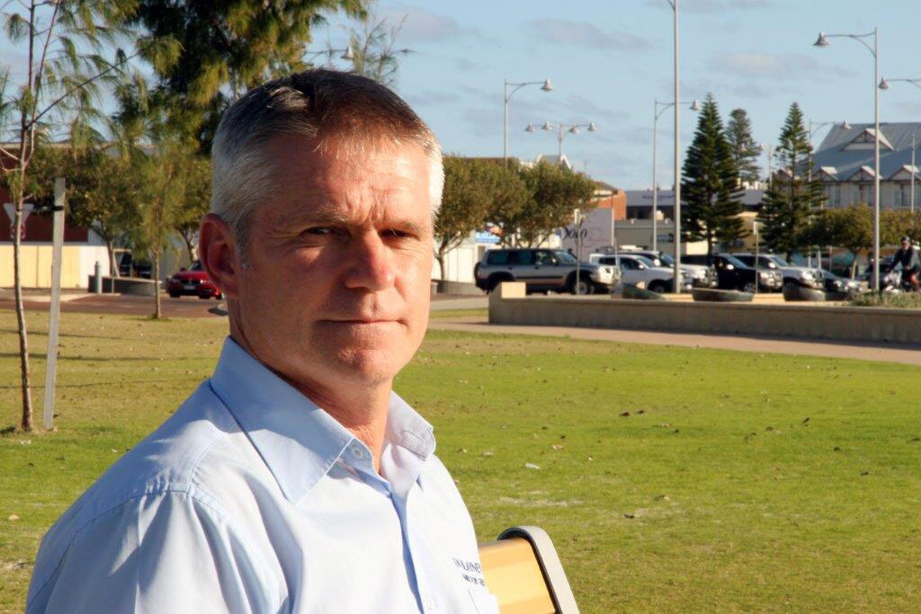 Liberal MP Ian Blayney looks to defect to WA Nationals amid anger over ...