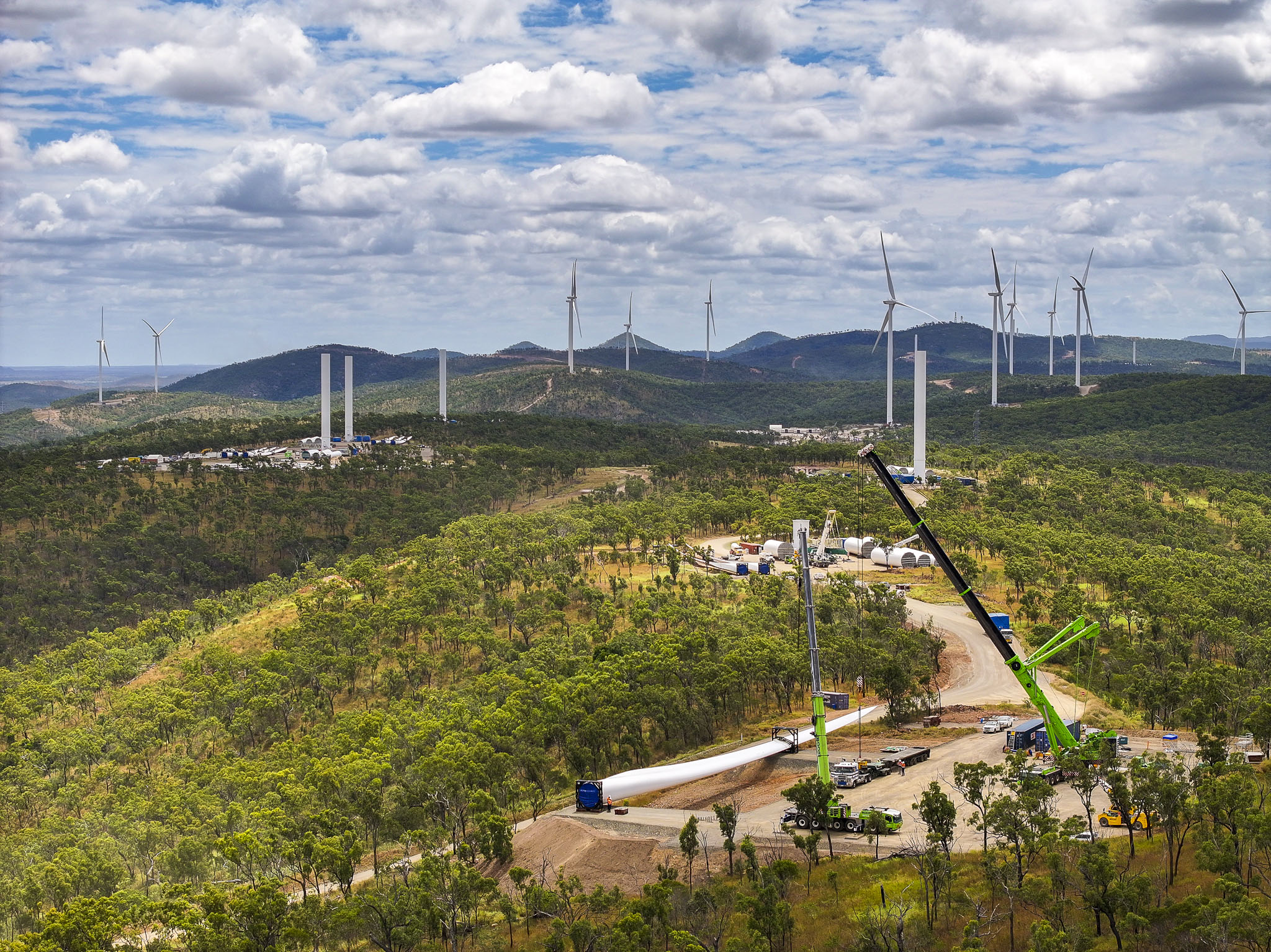 Worker dies at Clarke Creek Wind Farm in central Queensland - ABC News