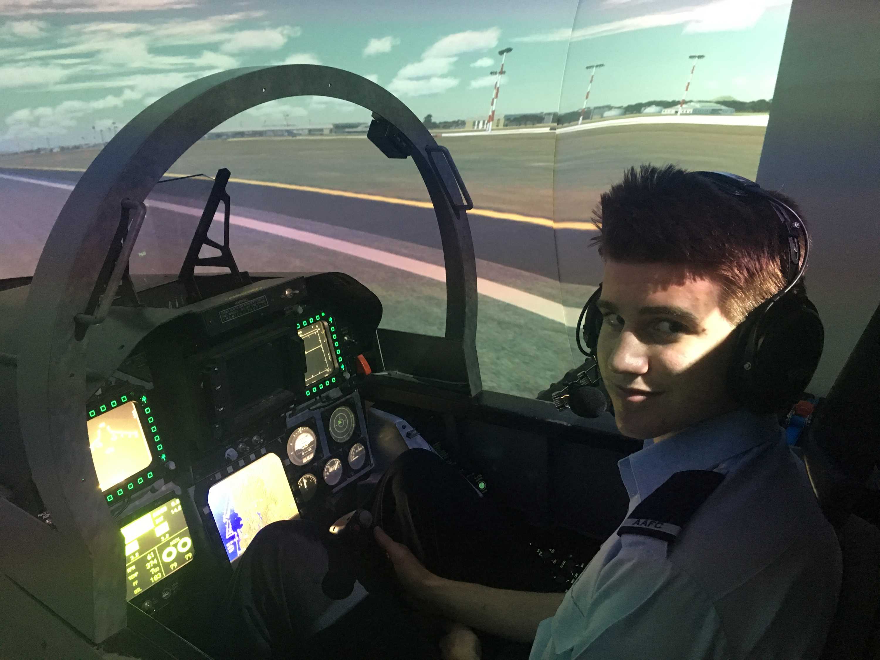 RAAF flight simulator takes young guns to new heights - ABC News