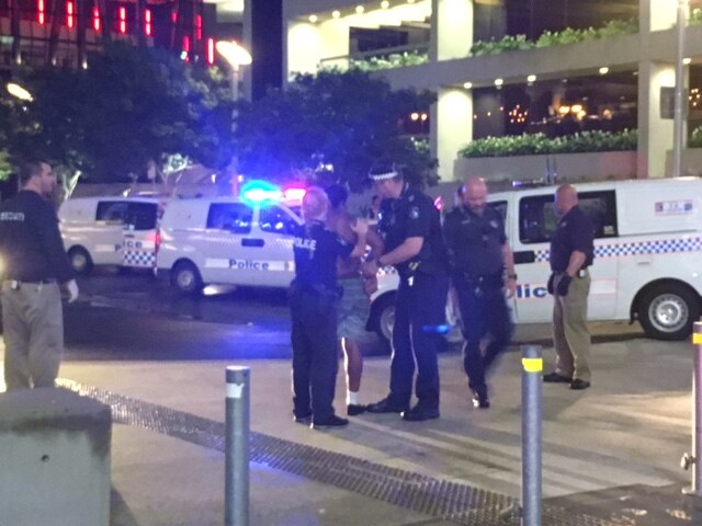 Police break up fight at Brisbane's South Bank - ABC News