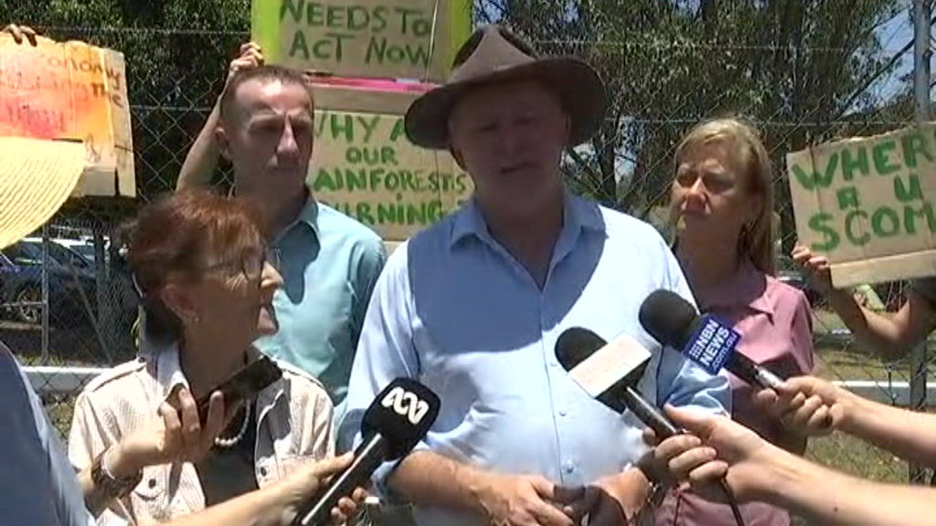 Anthony Albanese met with anger during media conference in Nimbin - ABC ...