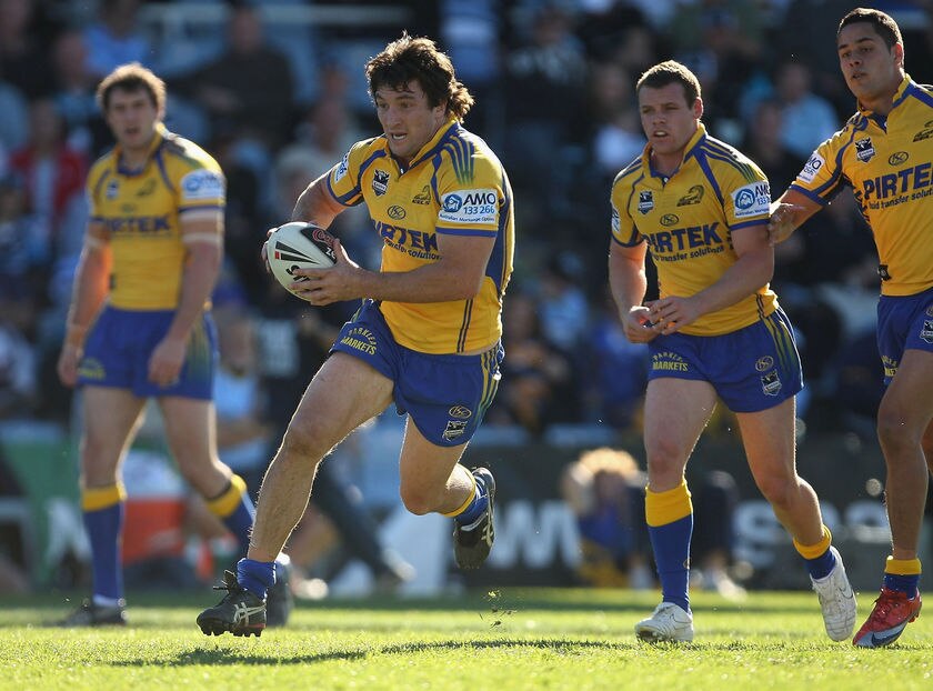 Hindmarsh wins back Test spot - ABC News