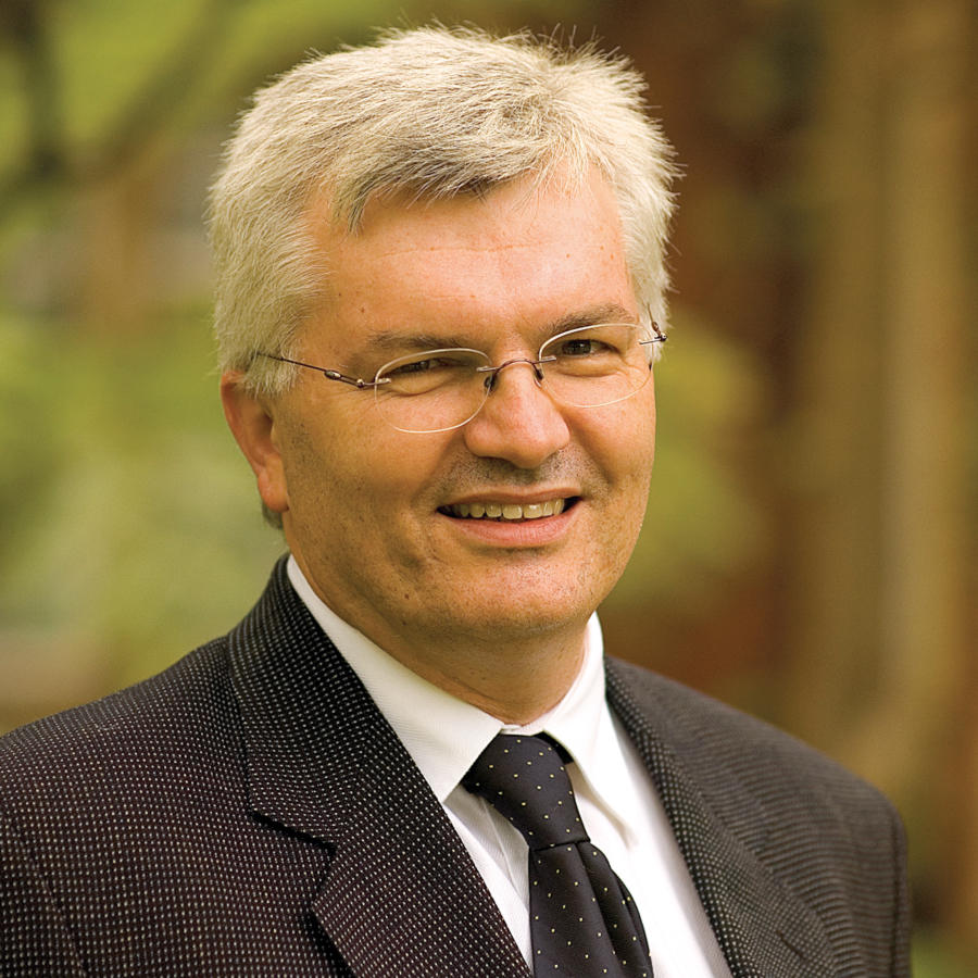 Nightlife featuring a conversation with educator Glyn Davis - ABC listen