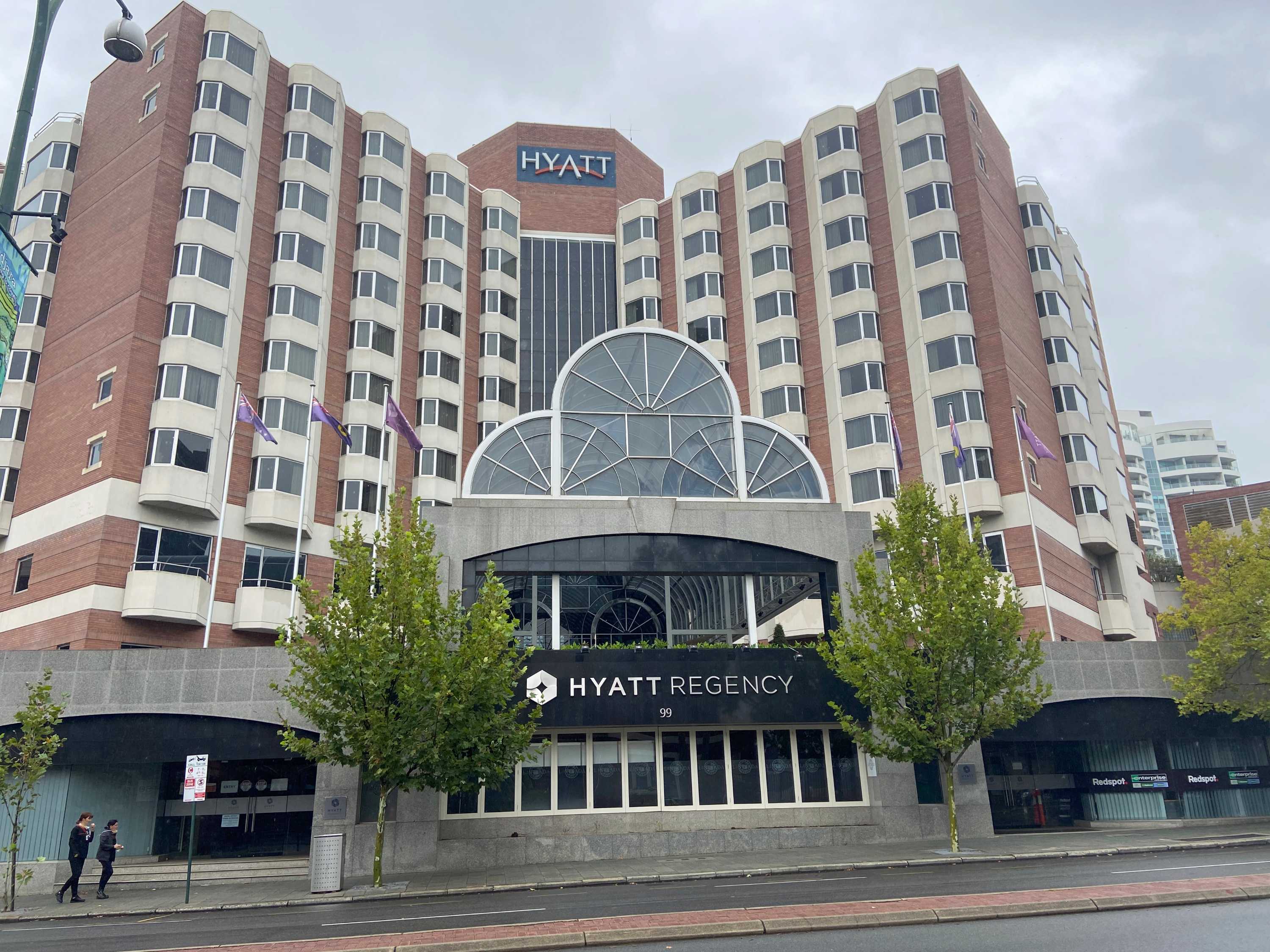 Quarantining Australians sound the alarm on ordinary guests staying in ...