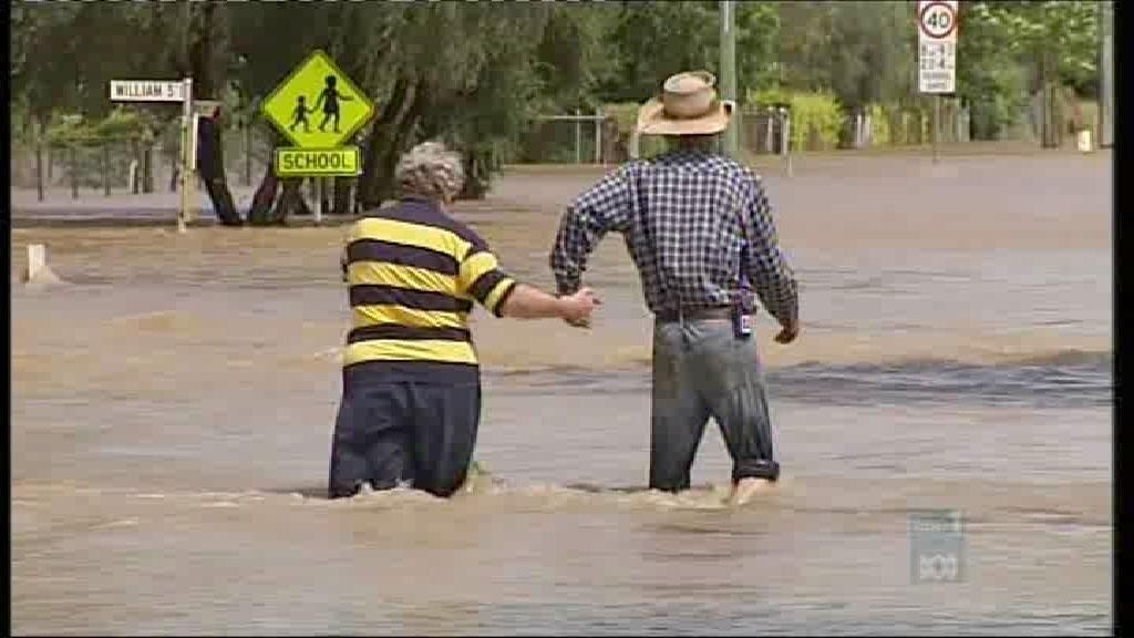 Towns engulfed by record breaking flood - ABC News