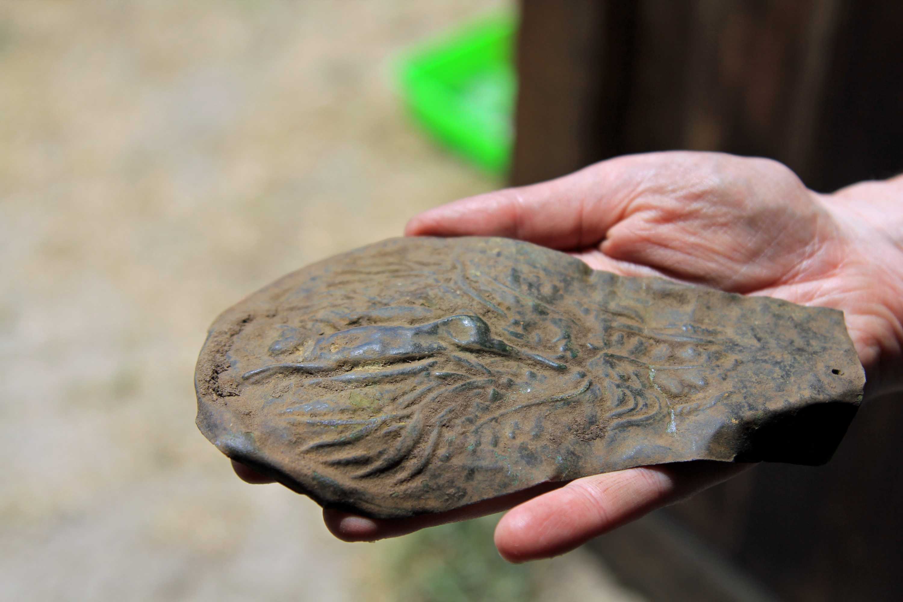 Triabunna dig unearths gunpowder bags, poison bottles and toys at ...