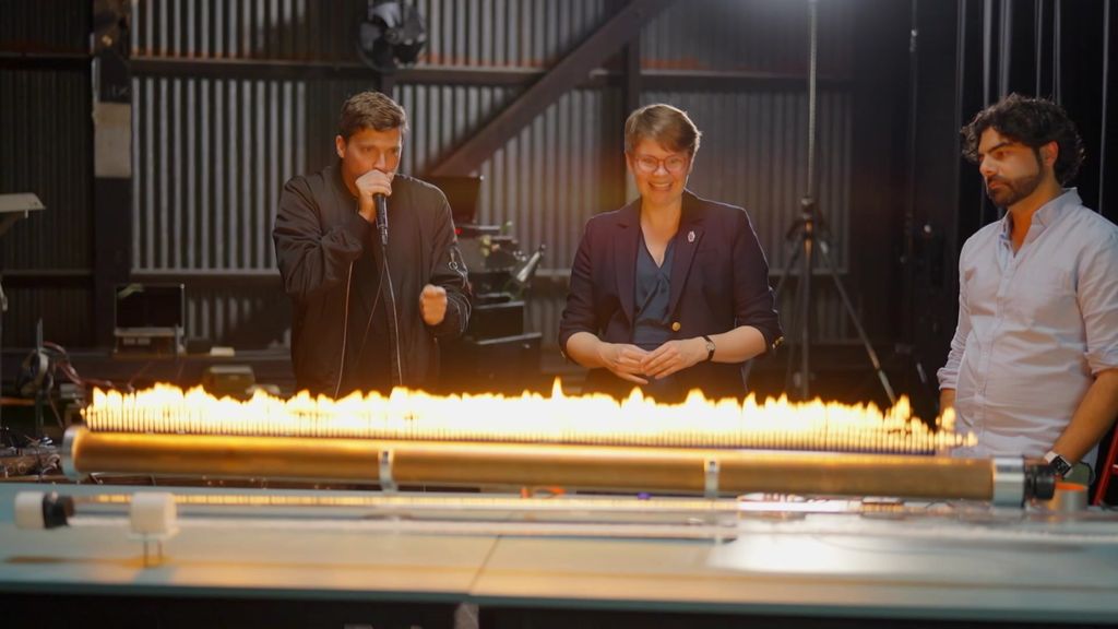 Beatboxer Tom Thum helps demonstrate a Rubens Tube - ABC News