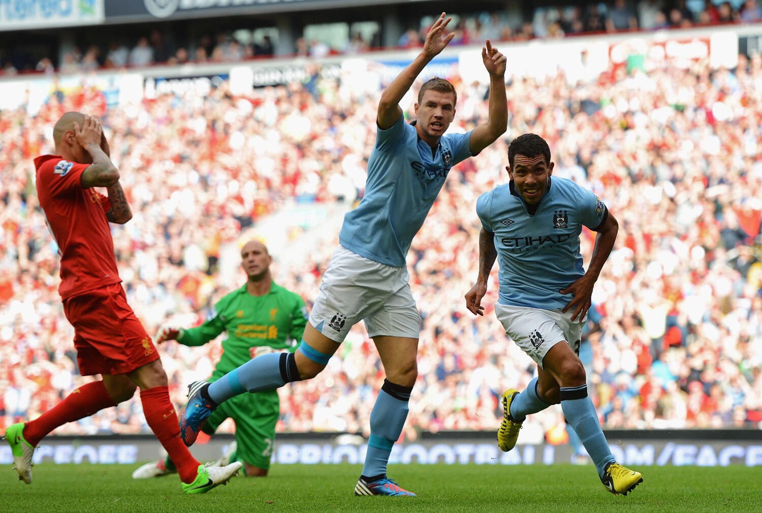 Tevez tames Liverpool as City grabs draw - ABC News