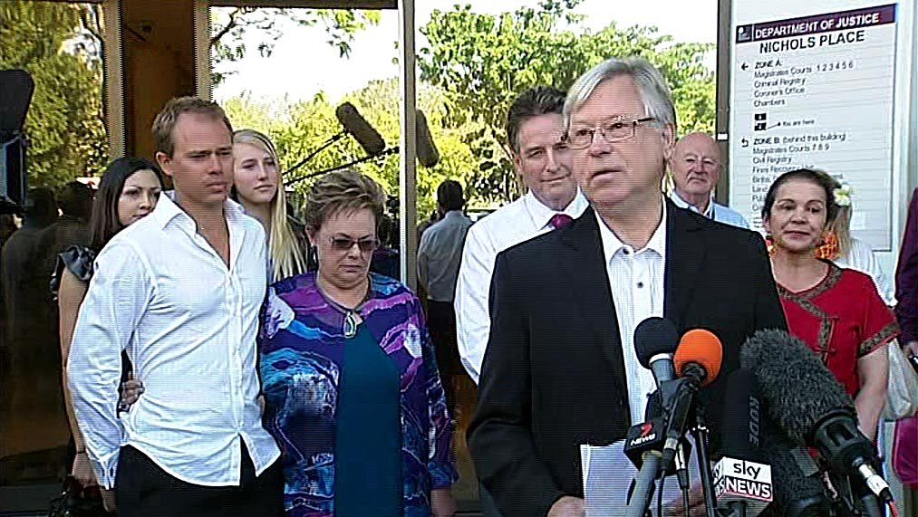 Coroner rules dingo killed Azaria Chamberlain - ABC News