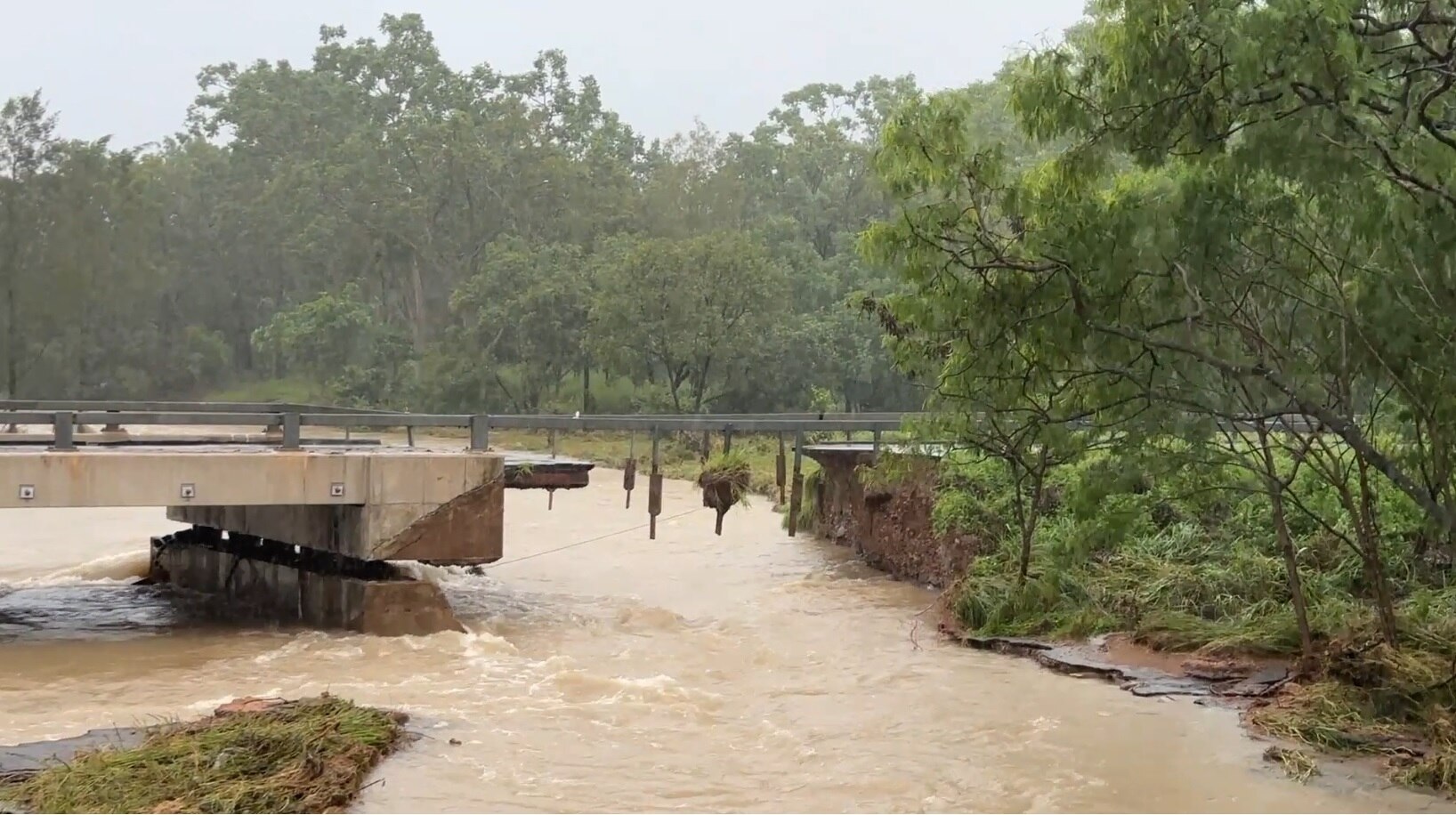 The Ollera Creek Bridge has collapsed. - ABC News