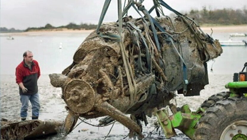 WWII Spitfire returned to Australia - ABC News