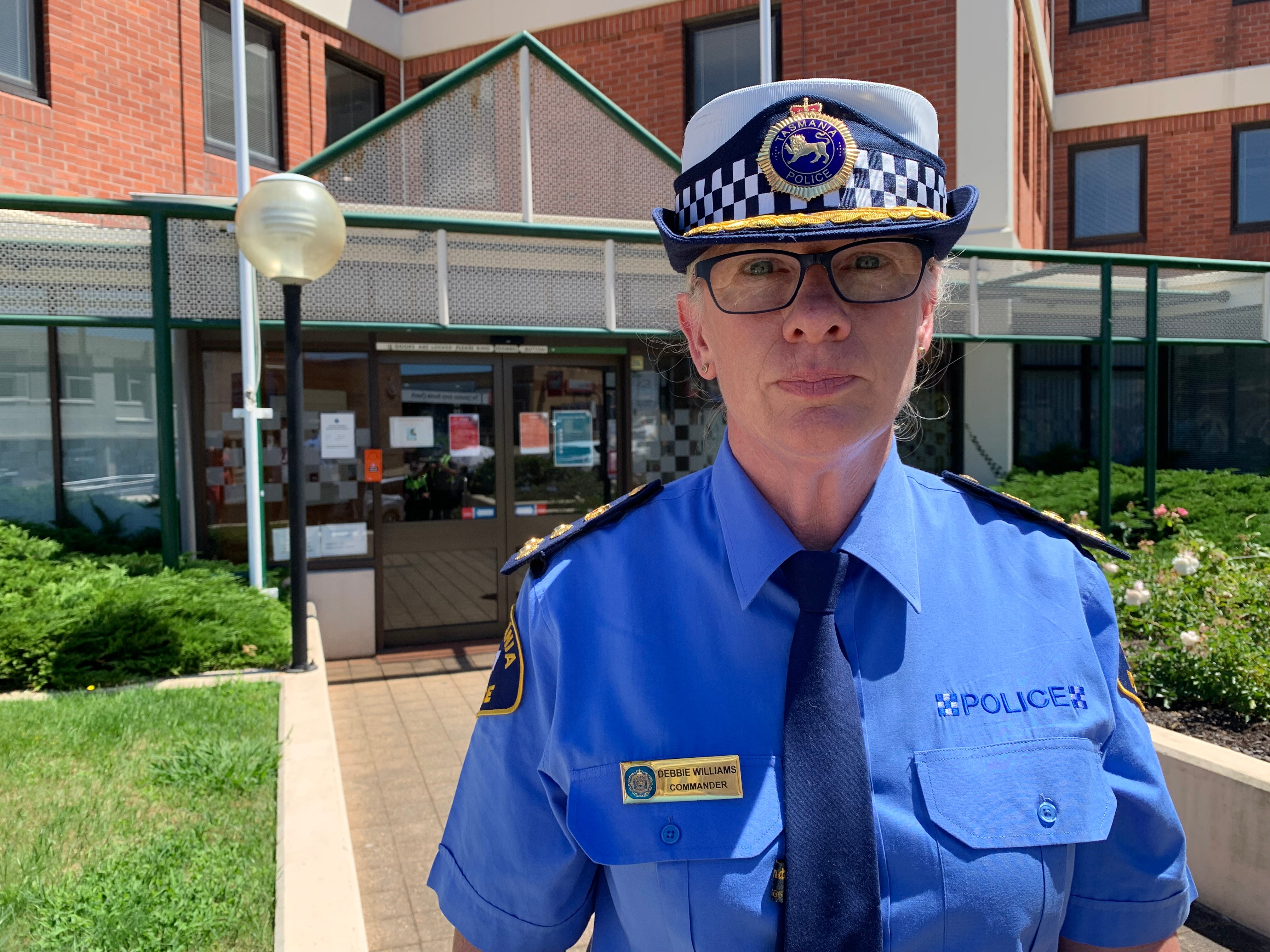 Man in hospital after being shot by police following unsuccessful ...