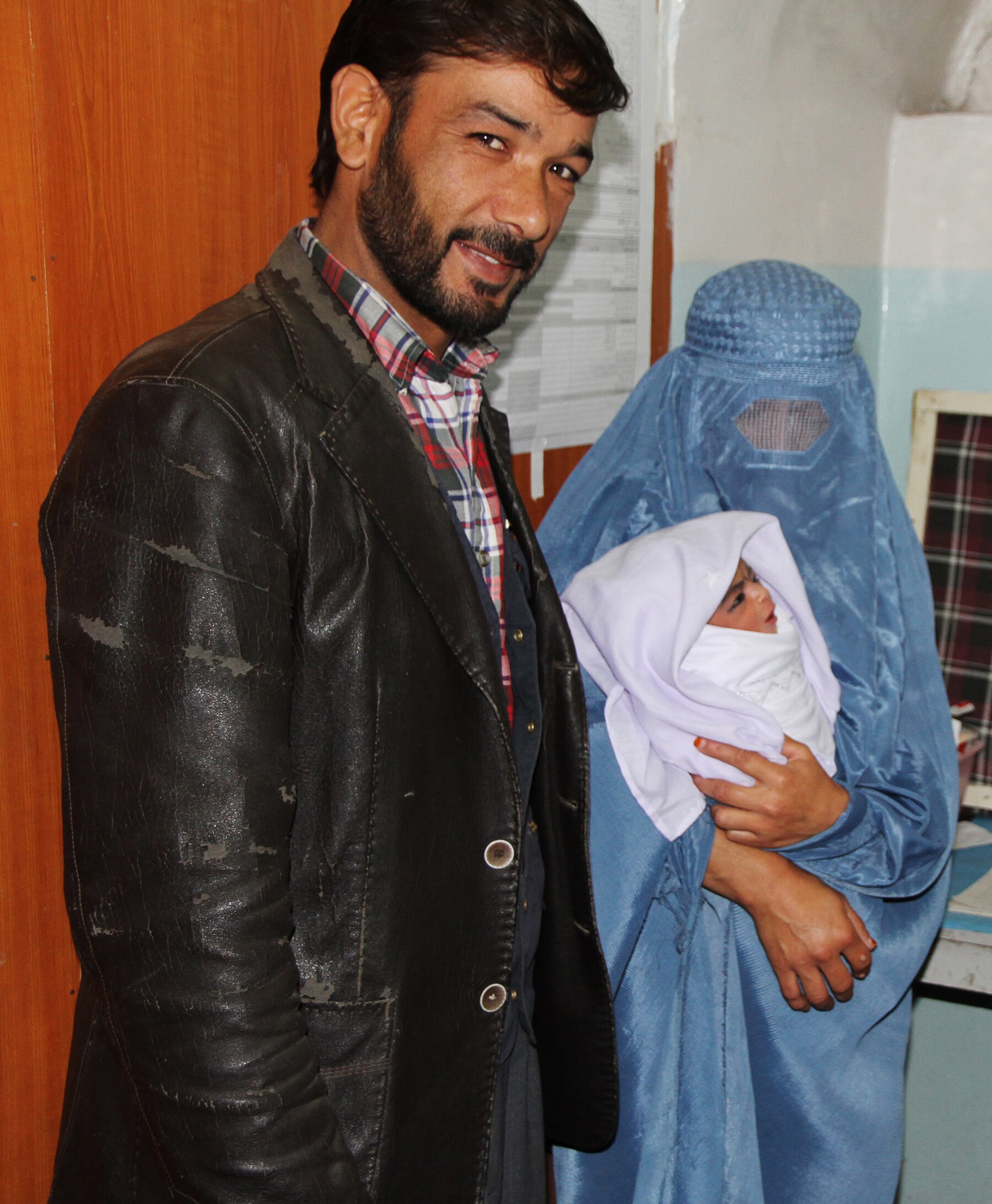 Afghan baby finds new home after troop rescue - ABC News