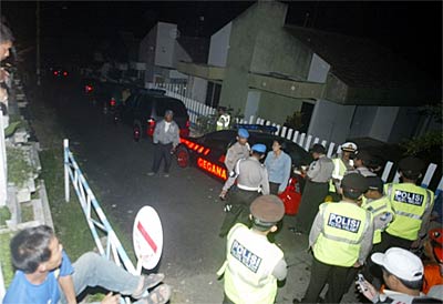 Body appears to be Azahari: police chief - ABC News