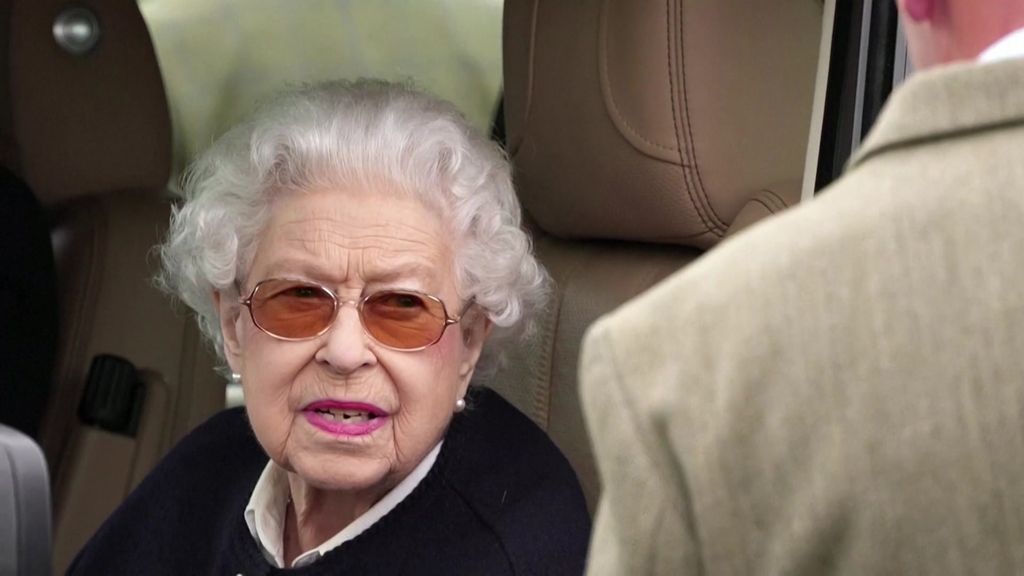 Queen attends the Royal Windsor Horse Show - ABC News