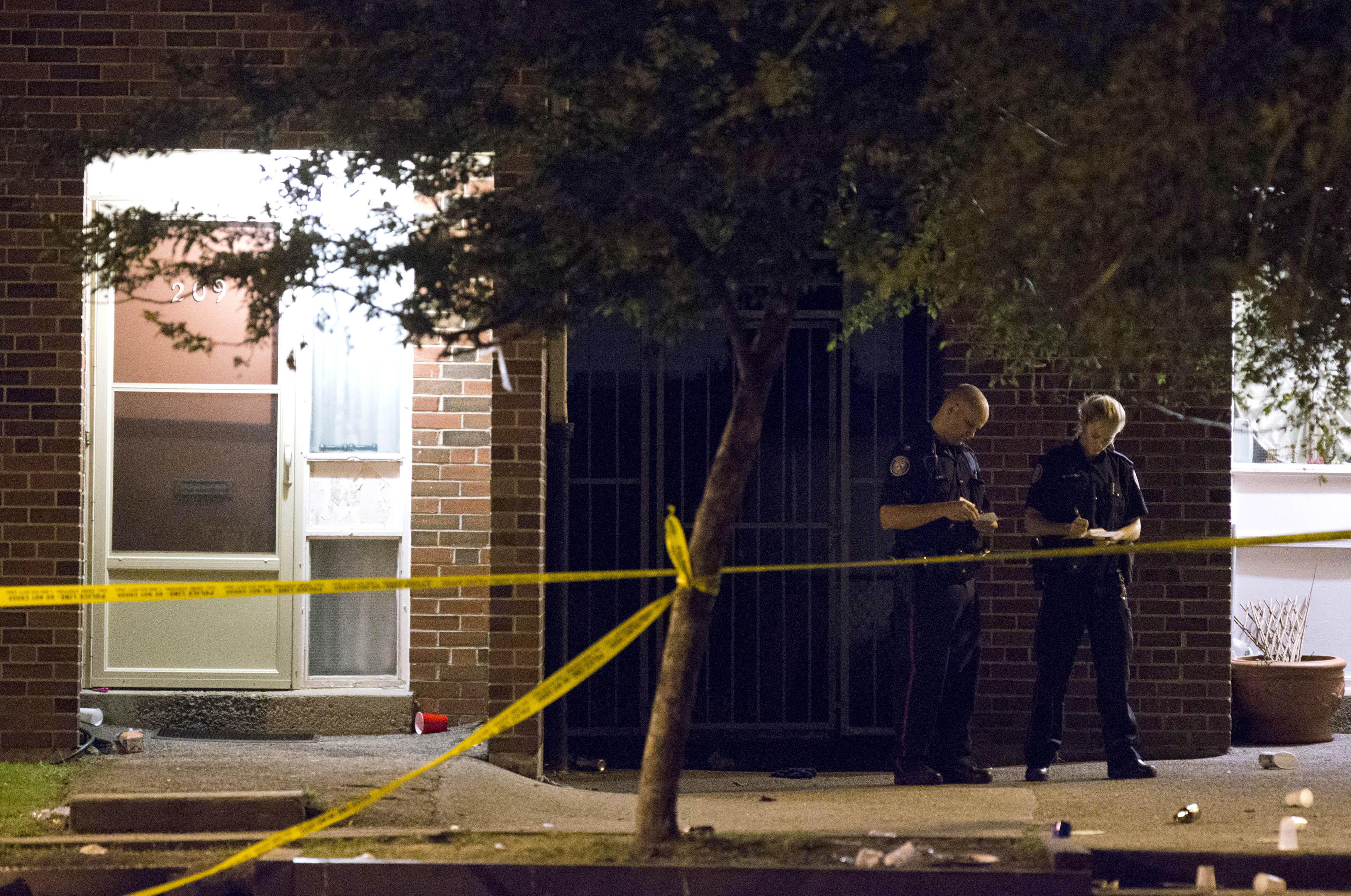 21 shot in deadly Toronto gunfight - ABC News