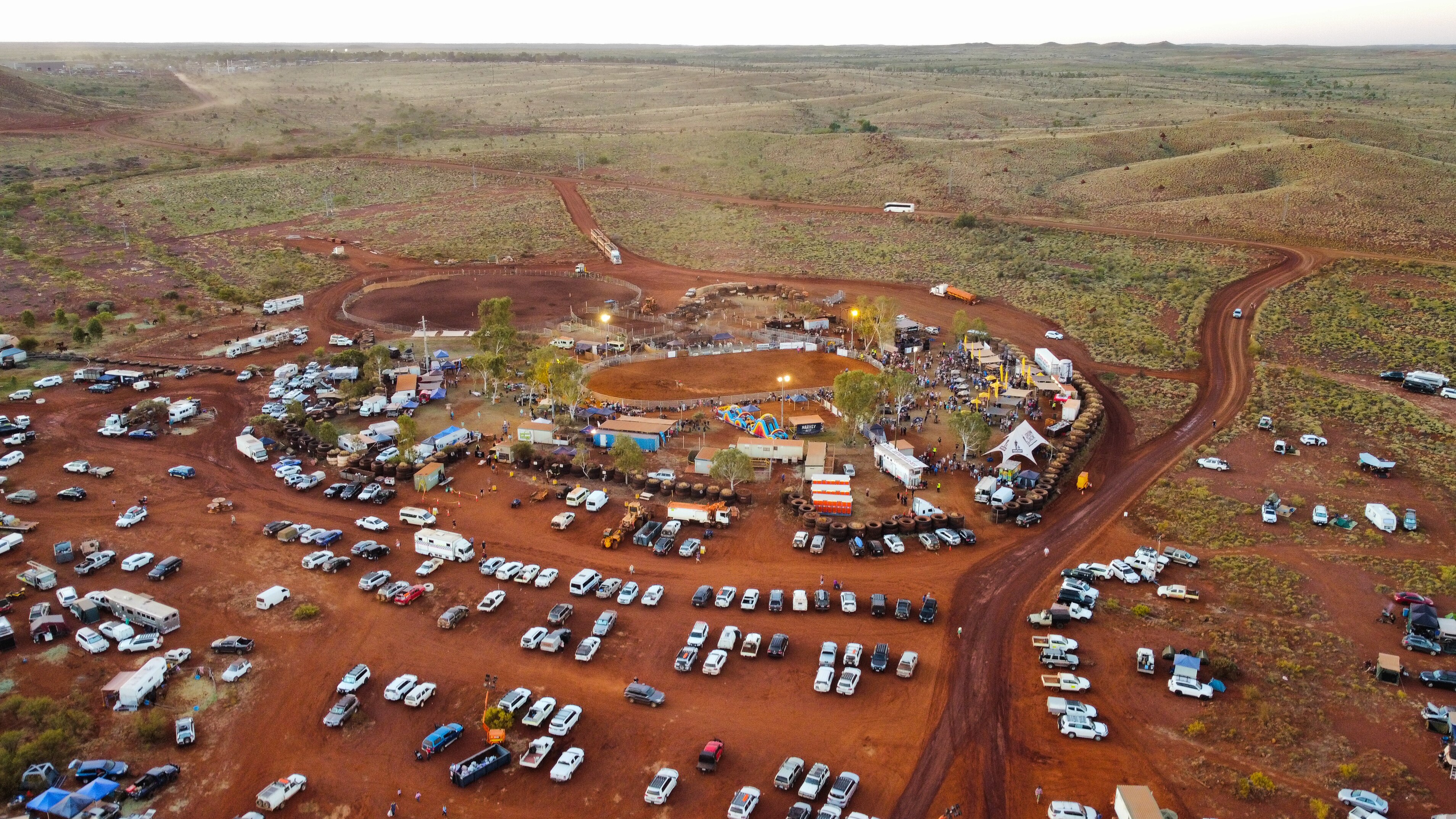 Robe River Rodeo celebrates 25 years with biggest crowd ever - ABC News