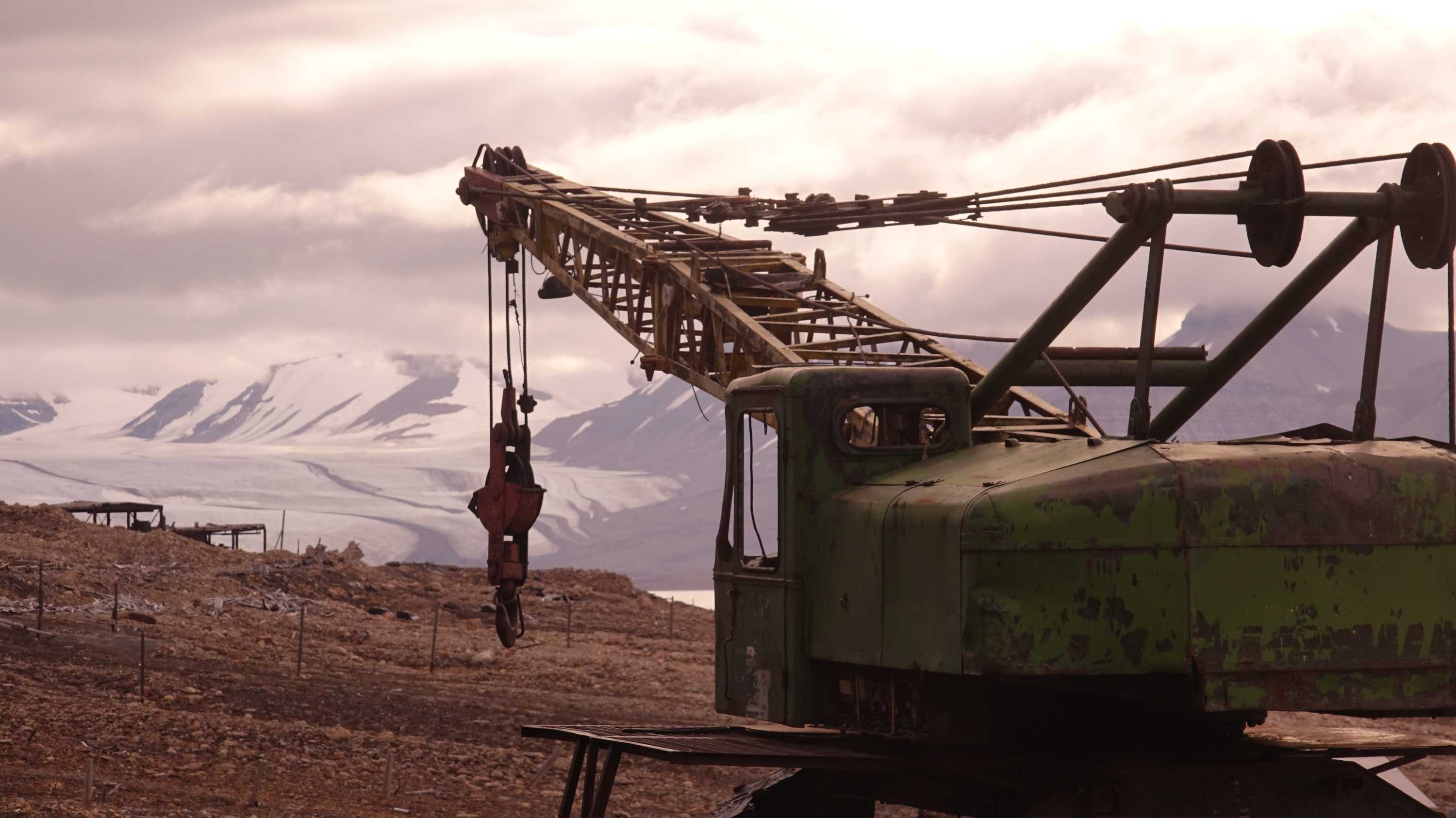 Sovietworld: Abandoned Arctic outpost reborn as retro tourist ...