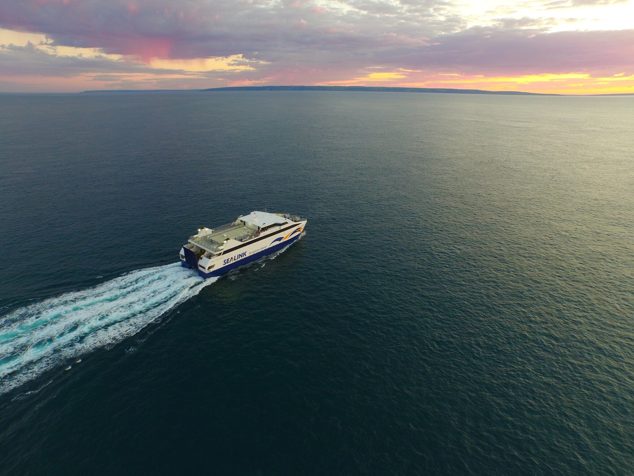 "Plans in chaos" as KI Ferry delayed by blustery winds this long ...
