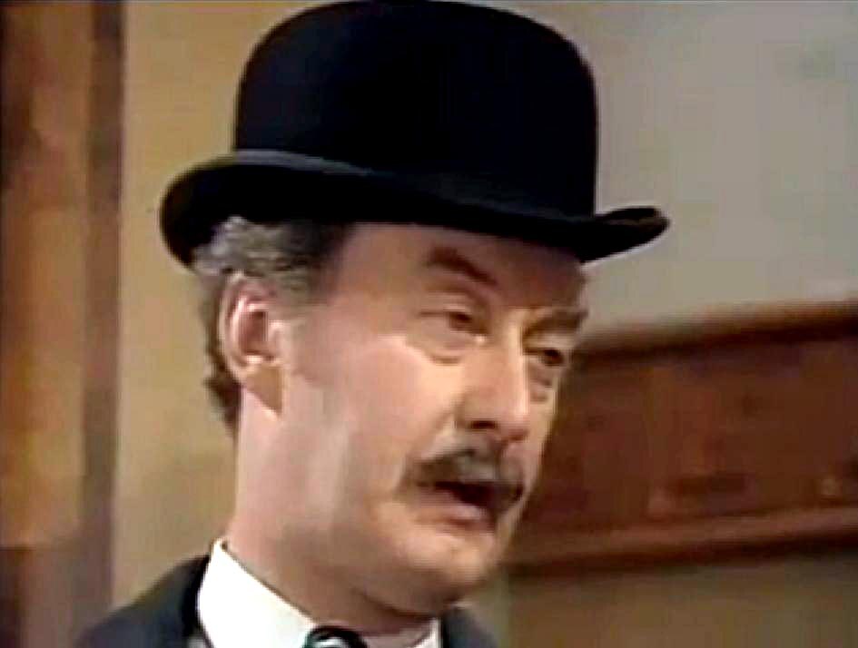 Captain Peacock actor Frank Thornton dies - ABC News