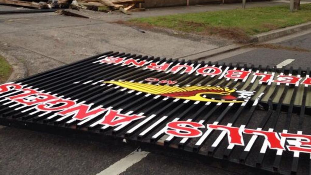 Victoria Police raid Hells Angels clubhouse at Fairfield - ABC News