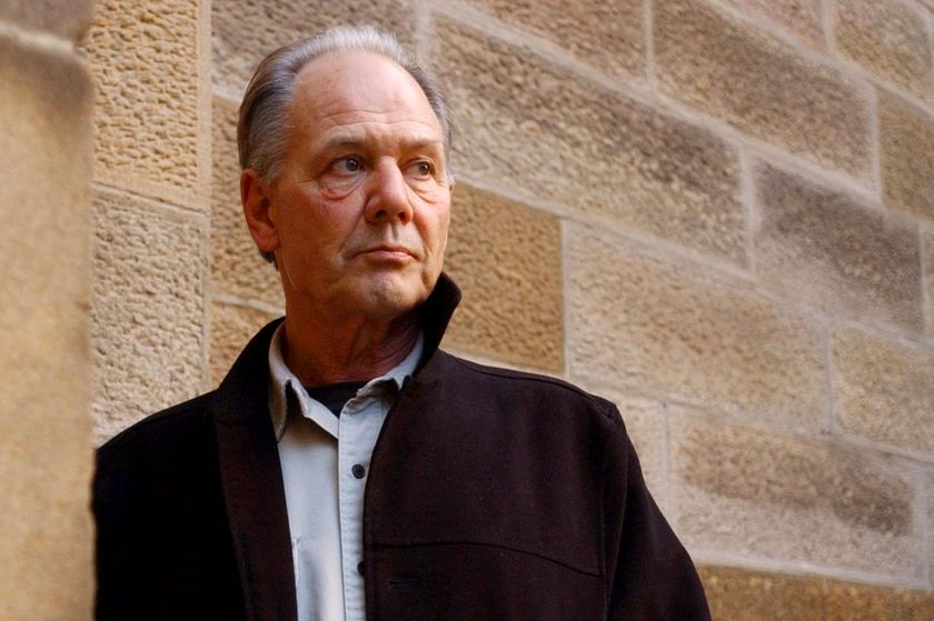 Australian takes Chinese novel award - ABC News