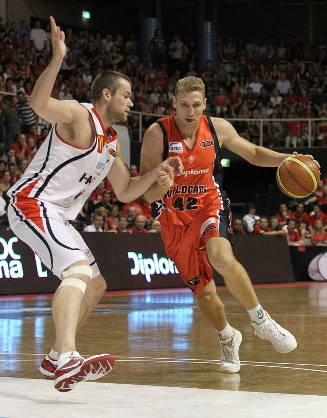 Redhage a Cat for three more years - ABC News