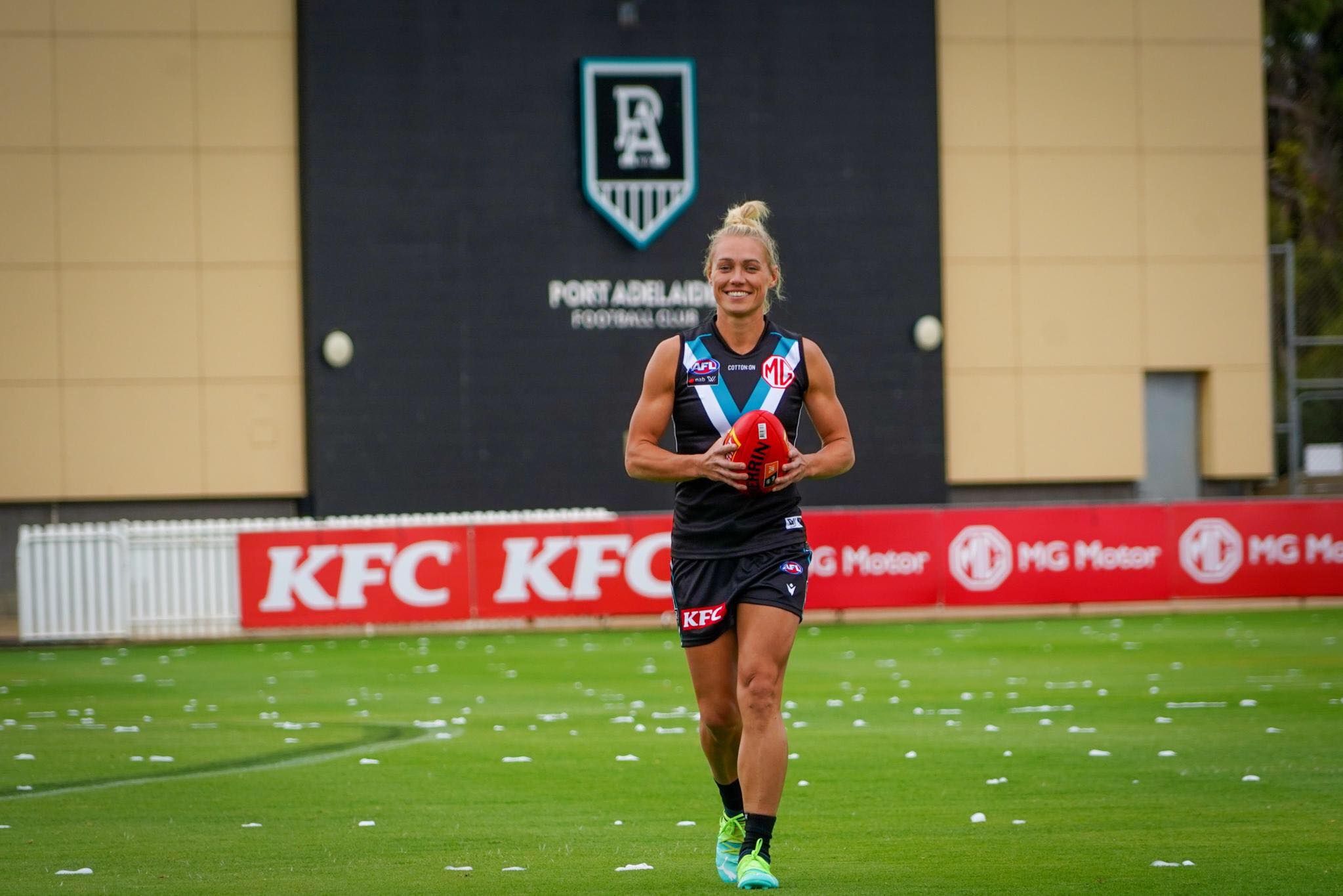 Erin Phillips will wear her father's number 22 at Port Adelaide — but ...